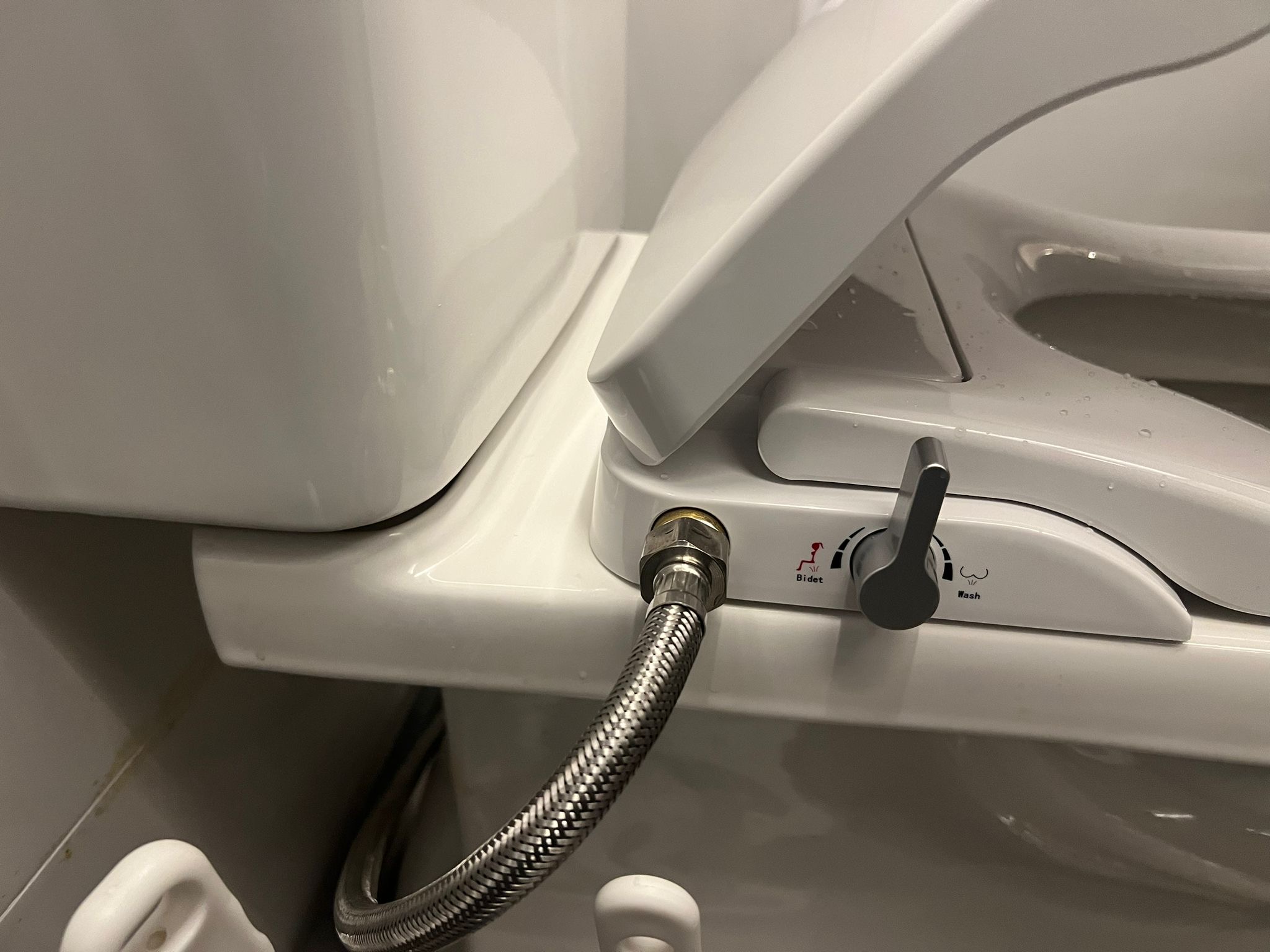 Bidet toilet seat with installation